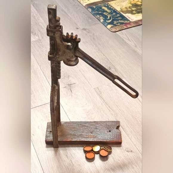 Kitchen | Vtg Bottle Capper With 8 Caps Antique Collectible | Poshmark